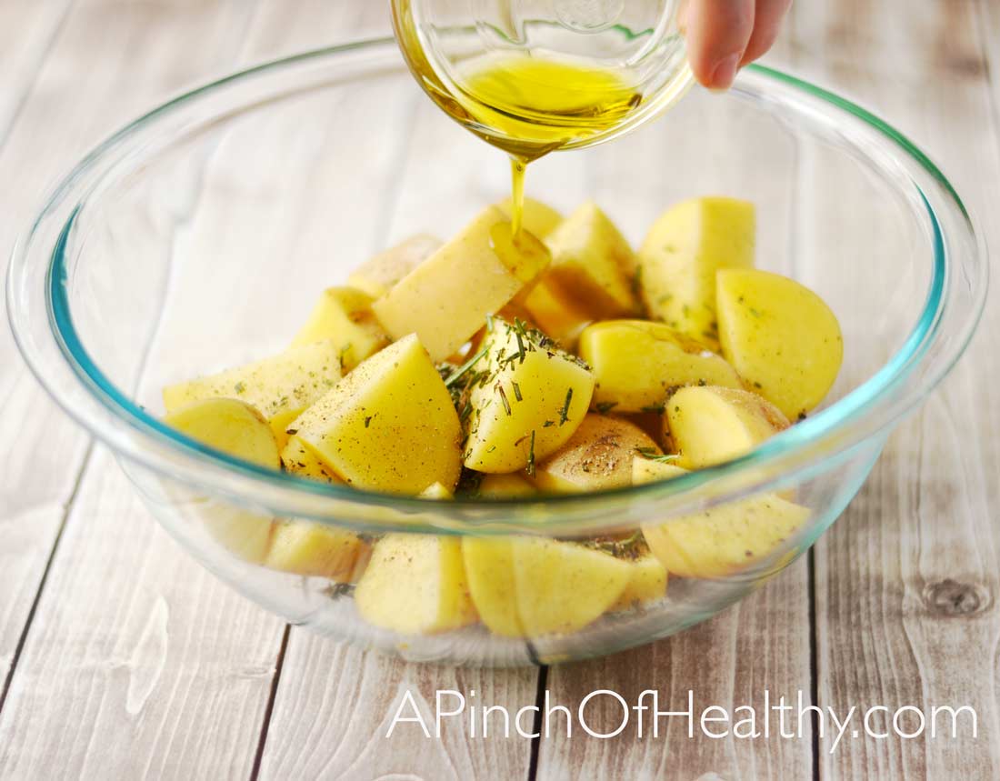 Garlic & Rosemary Roasted Potatoes - A Pinch of Healthy
