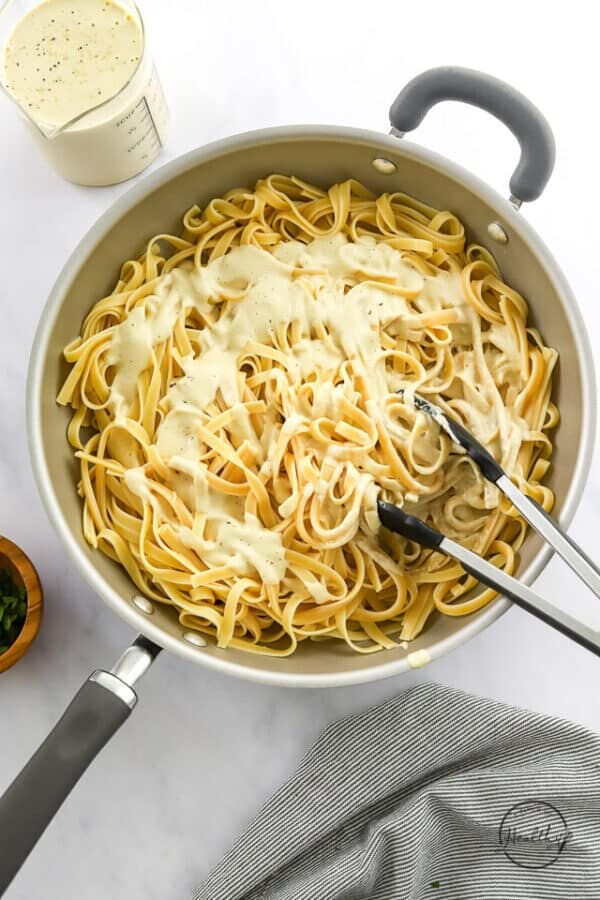 Vegan Alfredo Sauce - A Pinch of Healthy