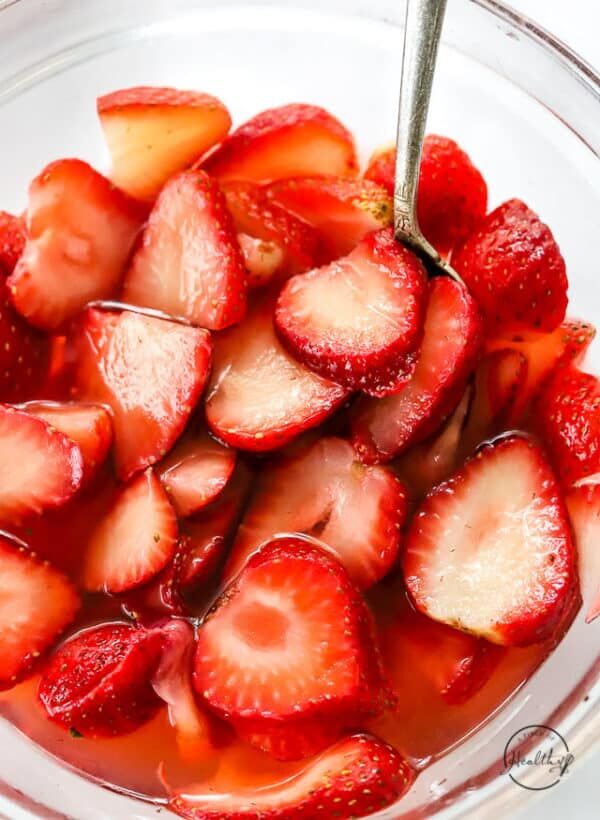 Macerated Strawberries - A Pinch of Healthy